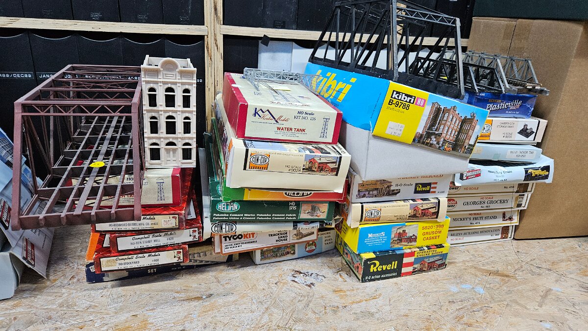 Clifford RR Estate Sale - Buildings