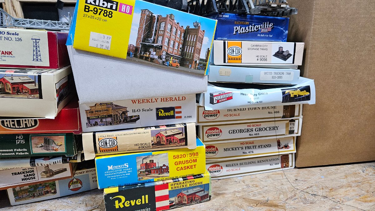 Clifford RR Estate Sale - Buildings